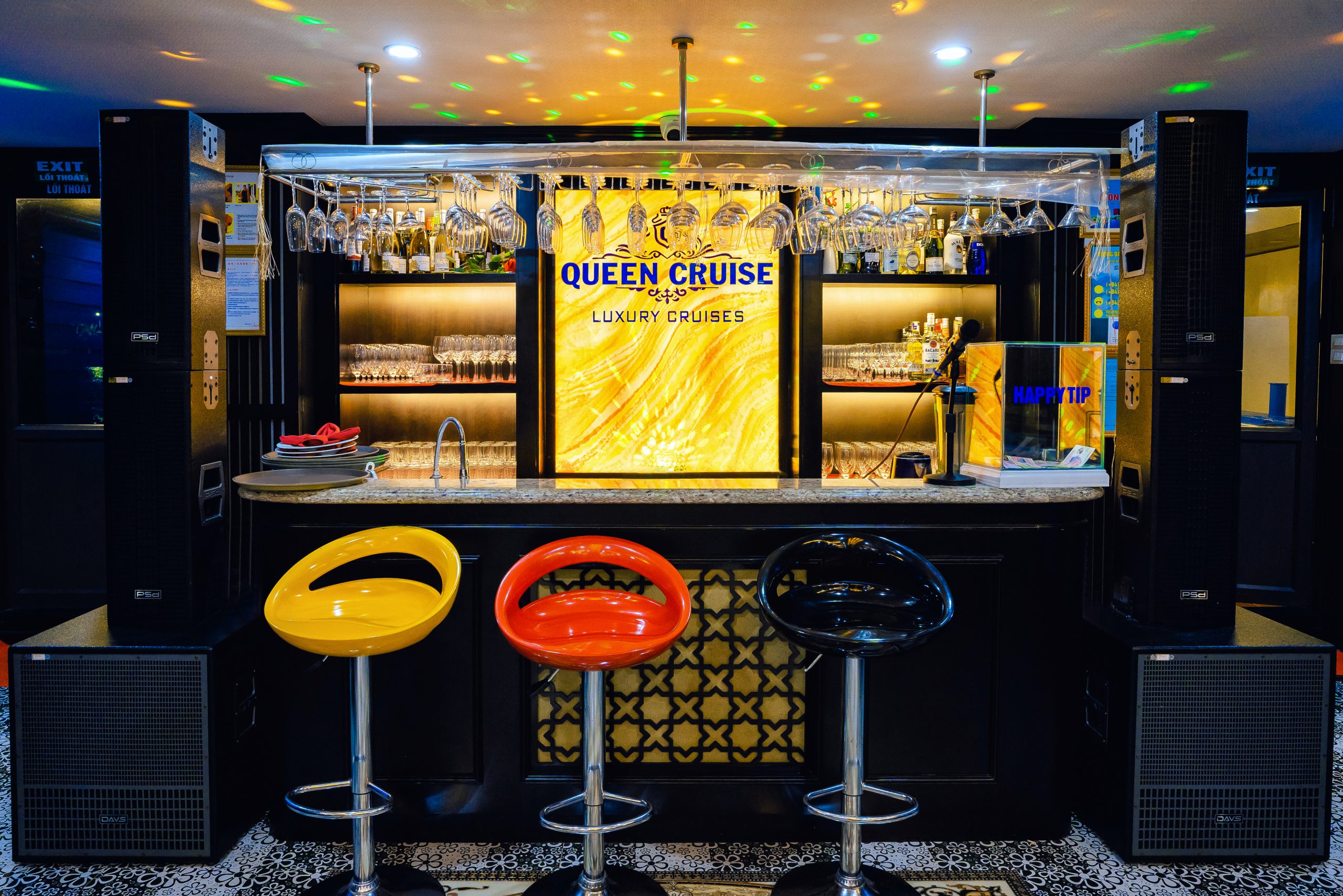 Quầy Bar Queen Cruises - Queen Cruises